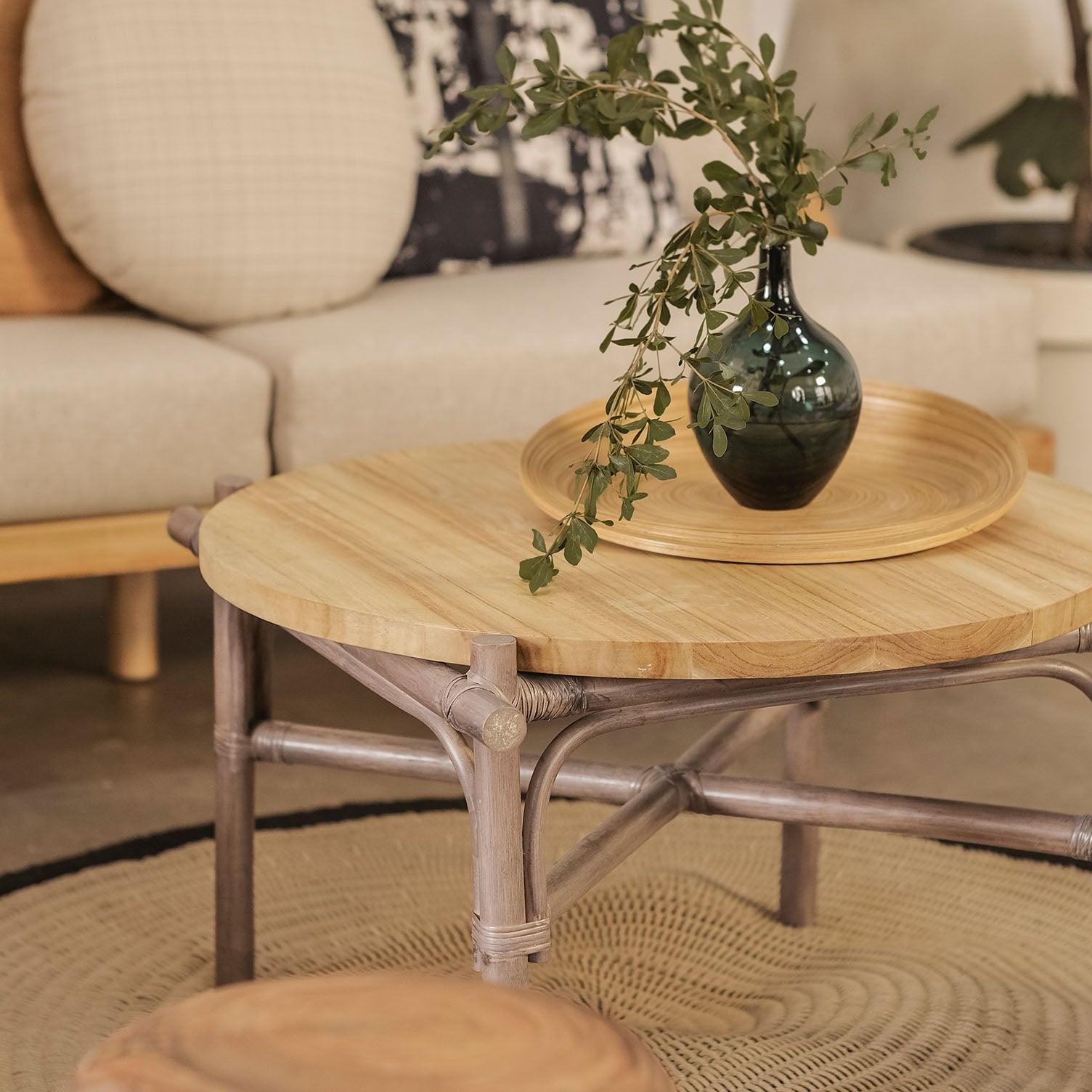 Bulan Coffee Table | Kias